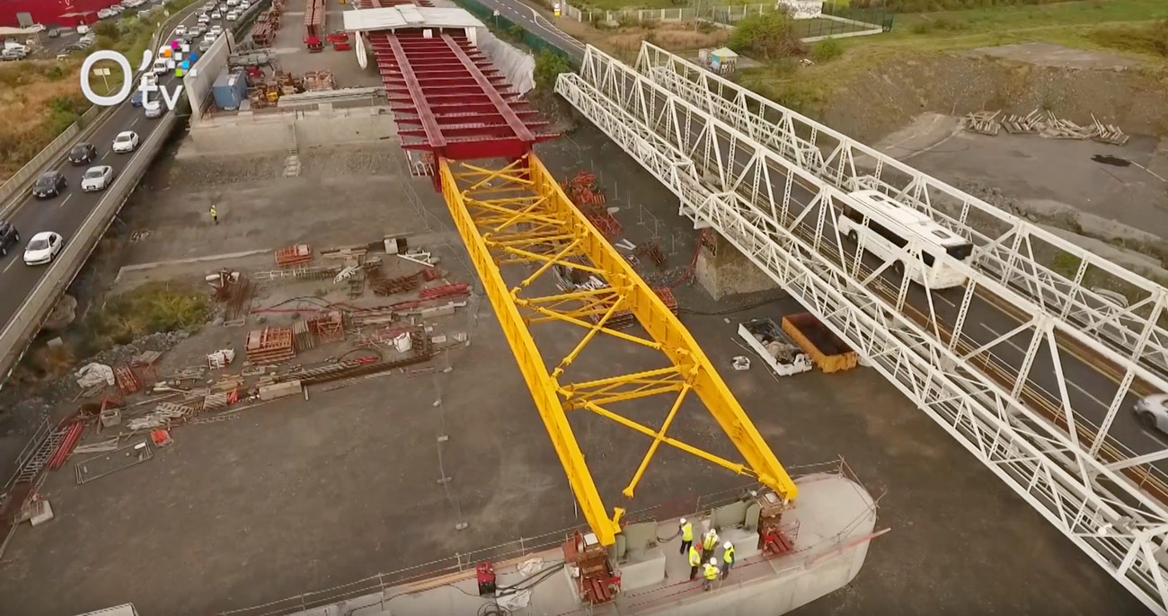 Le chantier du pont de la rivière des Galets - Région Réunion